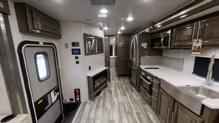 12 Best Class A Motorhomes Under 35 Feet